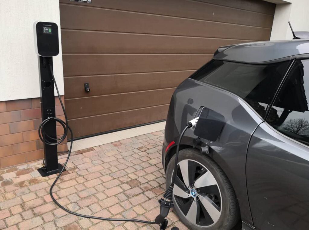 Wallbox Standfuß, Standsäulen, Stelen für E-Auto Ladestationen ...